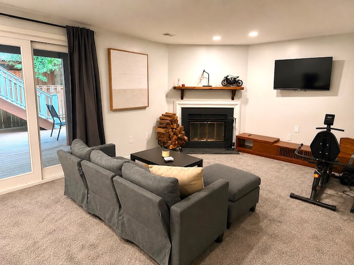 Modern Alexandria Retreat - Occoquan, VA