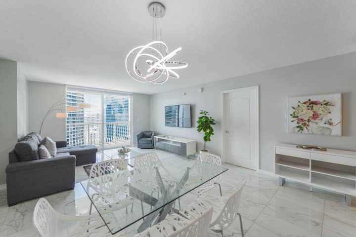 Highrise Condo In Brickell + Balcony/free Parking - Miami