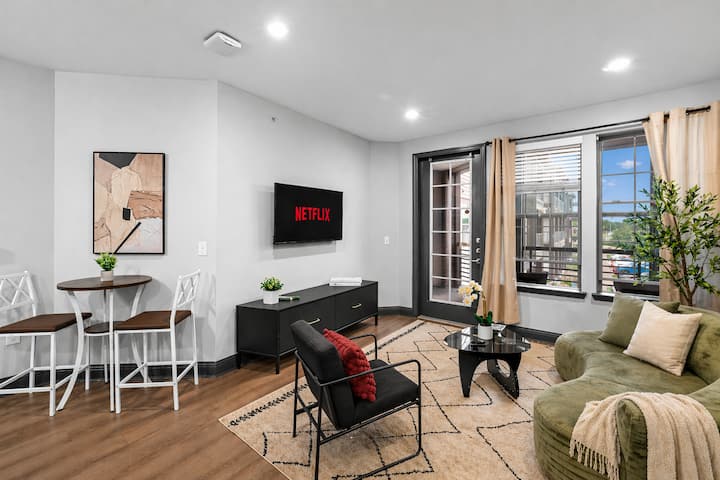 Stunning 1br Apt | Balcony, Pool, Gym, Wi-fi - Fort Worth, TX