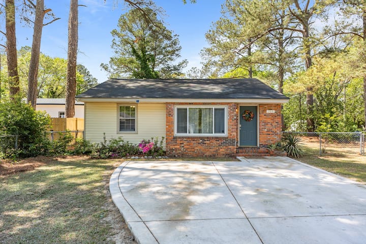 Comfortable And Convenient 2 Bedroom Home - Fayetteville, NC