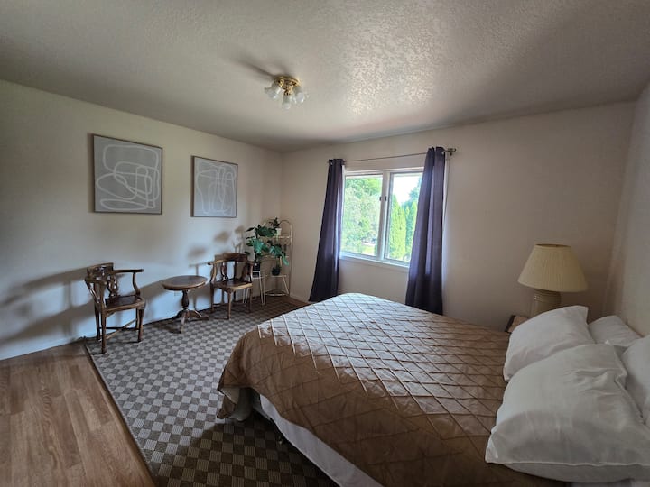 Cosy Garden Retreat - Kalispell, MT