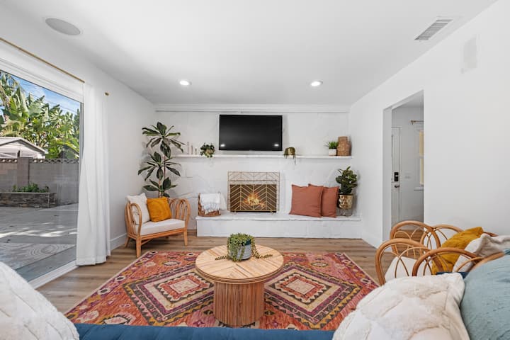 Sunny Orange County Beach Home · 2 Mi To Beach - Huntington Beach, CA