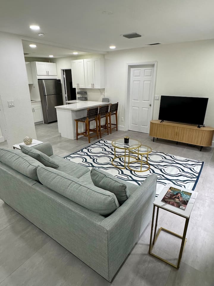 Casa Pallazzo Iii - Miami, FL
