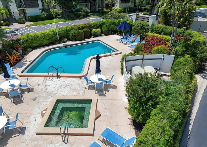 Resort-style Retreat In Naples Bath & Tennis - Naples, FL