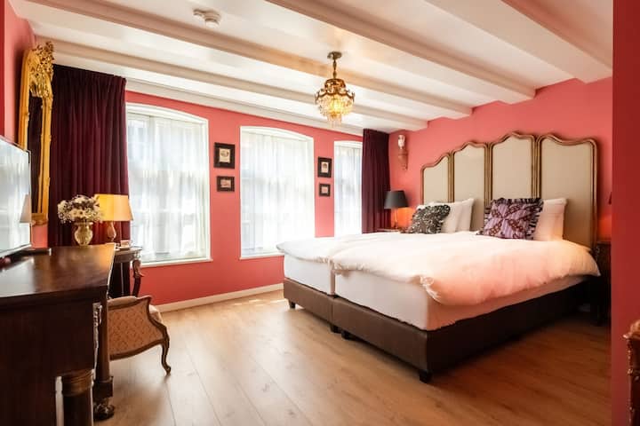 Hotel Bet Van Beeren - Pink Suite - Amsterdam