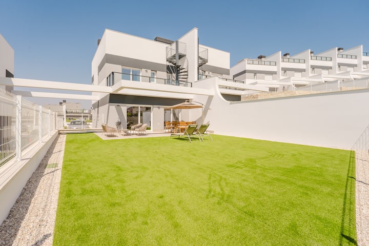 Casa Marina: Sea View Home With Pool Near Benidorm - Villajoyosa