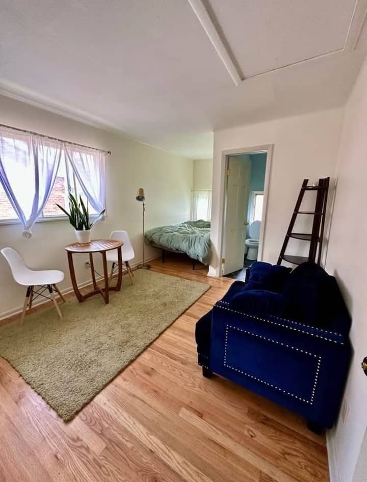 Cozy Studio, Mtn Views | Walk To Trails & Eats - Boulder