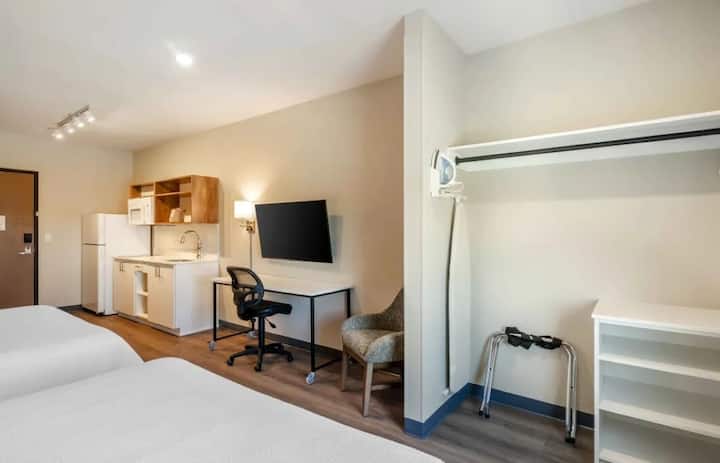 4 Units | Near Naples Museum Of Art + Breakfast - Fort Myers, FL