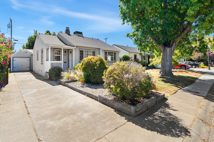 Charming 3br In Tahoe Park By Uc Davis Med Center - Sacramento, CA