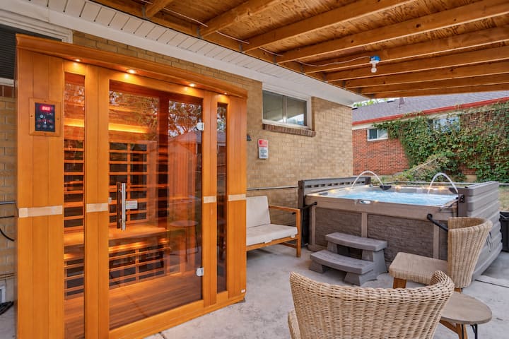 Luxury Retreat | Sauna, Hot Tub & Game Room - Thornton, CO