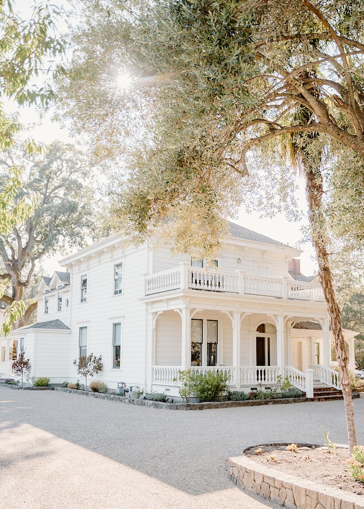 Grayson Room - Inn At Salvestrin - St. Helena, CA