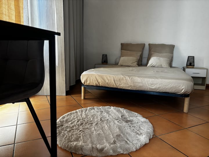 45m² Centre-ville Parking Wifi Chambre Et Terrasse - Bédarieux