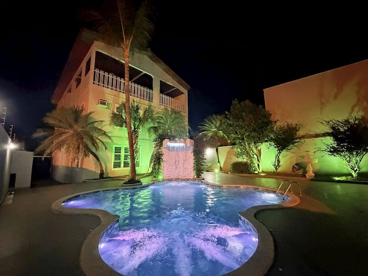 Sobrado Perfeito P/ Grupos | Piscina E Hidro - Caldas Novas