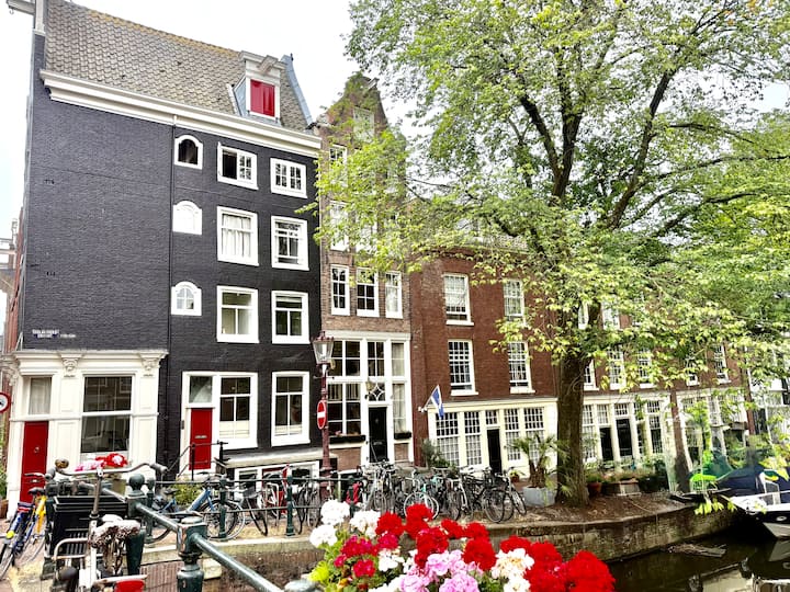 Stylish Canal House In The Jordaan - Amsterdam