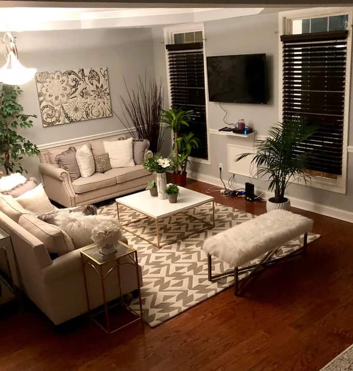 Beautiful Home Nestled In Reservoir Hill - Baltimore, MD