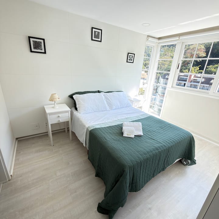 Apartamento No Condomínio Granja Brasil. - Petrópolis