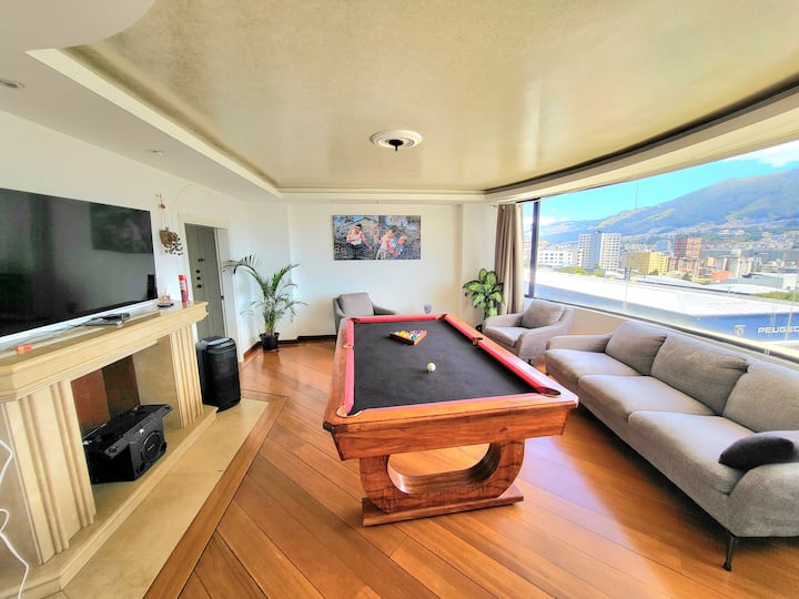 Volcano Views: Luxury 5br Duplex, La Carolina - Quito