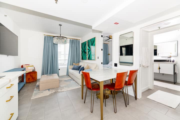 Stylish Beach Condo In The Heart Of South Beach - Miami Beach, FL