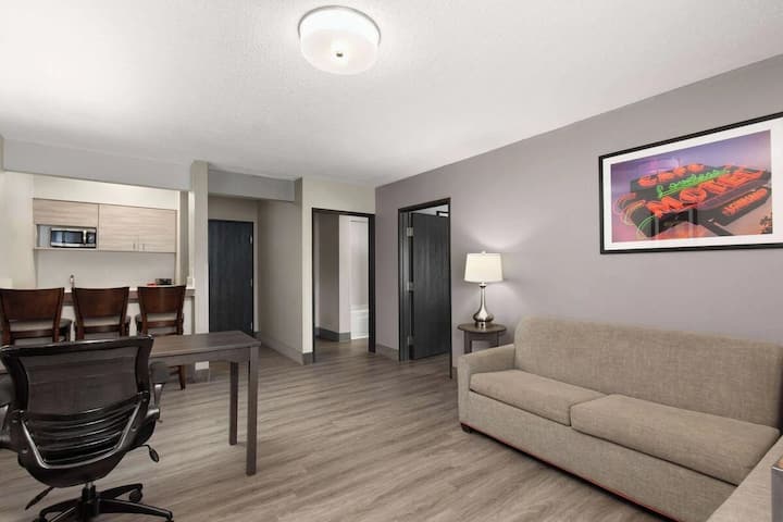 Lq Goodlettsville | Studio King | Rivergate - Nashville, TN