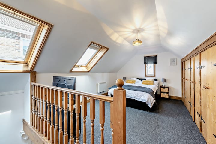 Host & Stay | The Coach House - Steyning
