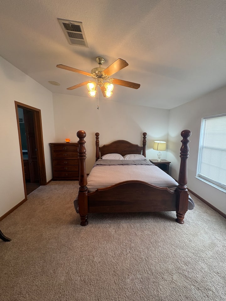 Cozy Room In Zephyrhills - Zephyrhills, FL
