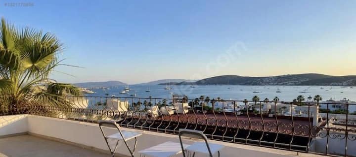 Denize 200 M. Havuzlu Butik Sitede Apart Daire - Bodrum