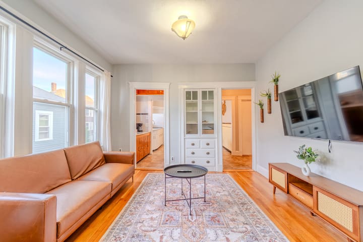 Spacious 3br | 4 Queen Bed | Near Boston & Transit - Cambridge, MA