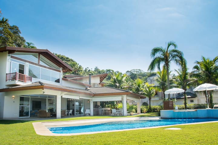 Casa Cocanha®  
7 Suites Pé Na Areia - Caraguatatuba