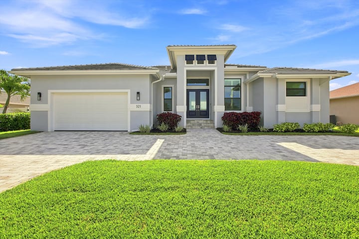 Gorgeous 3 Bedroom Marco Island Home With Private - Marco Island, FL