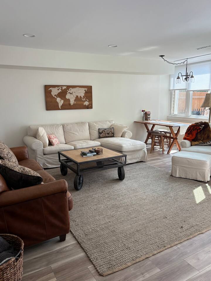 Furnished 4 Bedroom Townhouse, Across From Spac! - Saratoga Springs, NY