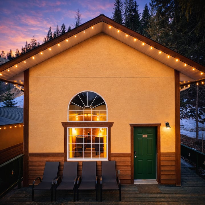 Alpenrose 6, Hottub, Mountain View, Sleep 6 - Golden