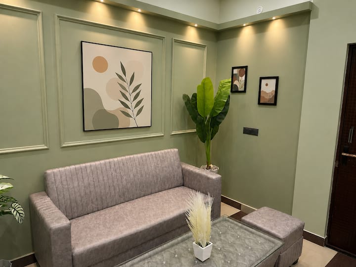 5bhk Flat Near Kb Temple 900mtrs - Varanasi
