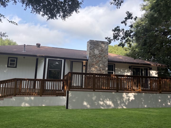 Spacious 4br Home ~ Round Rock, Near Dell - Round Rock, TX
