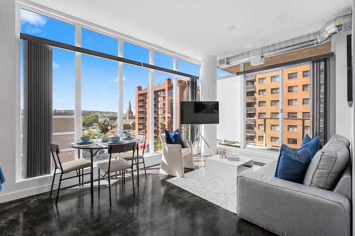 King Bed | Ug Park | Ac | Mins To Saddledome | 2br - Canada