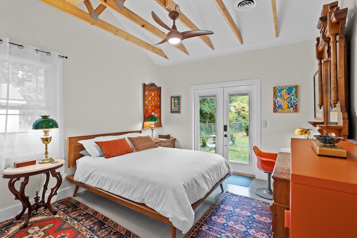 Casita Magnolia Artistic Industrial Loft - Winston-Salem, NC