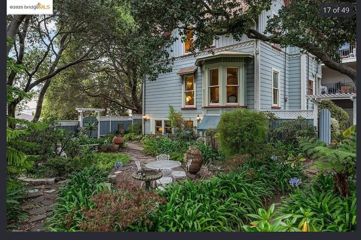 Oak-shaded Garden Sanctuary | Lake Merritt - Oakland, CA