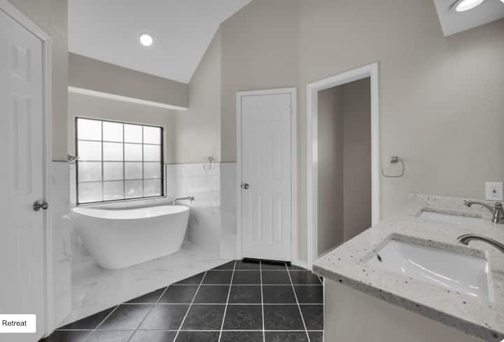 Peaceful 4br Retreat On 5 Acres In Texas - Midlothian, TX