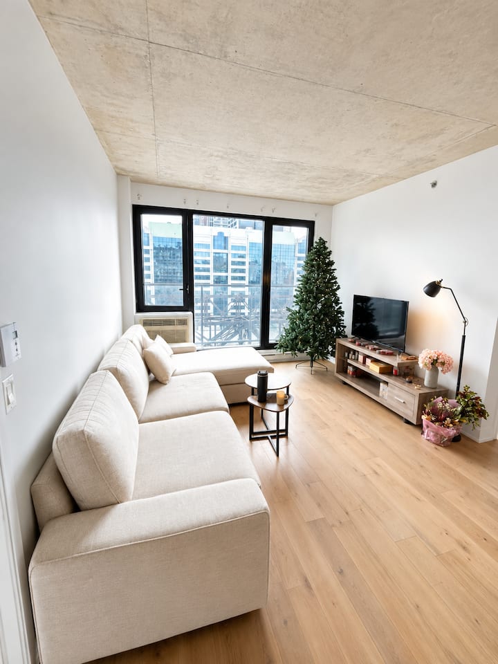 Beautiful 2 Bedroom With Amazing Outdoor Pool - Lasalle
