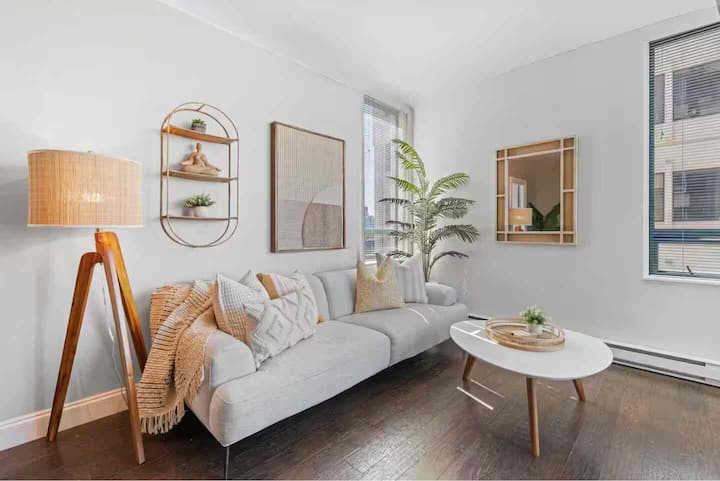 Charming Central Retreat Secured Parking Ac - Vancouver