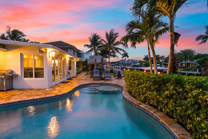 Private Pool + Tiki Lounge Canal Front + Bbq - Pompano Beach, FL