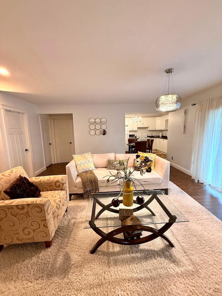 Spacious North Nanaimo Getaway | Private 2br Suite - Nanaimo