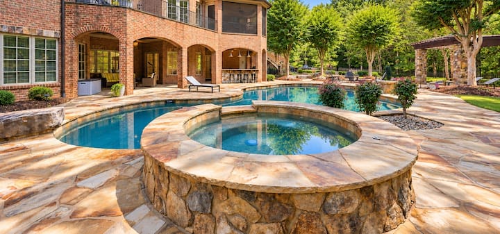 Private Pool And Spa Retreat With Steam Room - Falls Lake State Recreation Area, Wake Forest