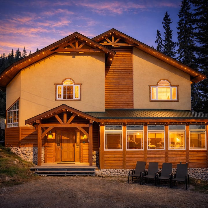 Alpenrose, Nordic Hottub, Mountain Views. Sleep 16 - Golden