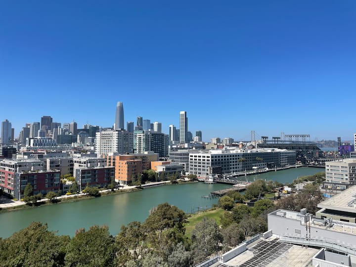 2b2b Mission Bay Apartment With Balcony & Views! - San Francisco, CA
