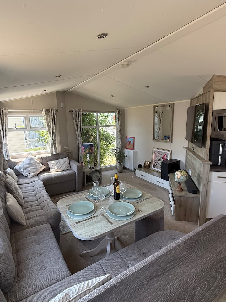 Luxury Pet-friendly Caravan Sleeps 6 - Isle of Wight