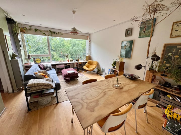 Apartment With Sunny Balcony & Green Surrounding - Amszterdam