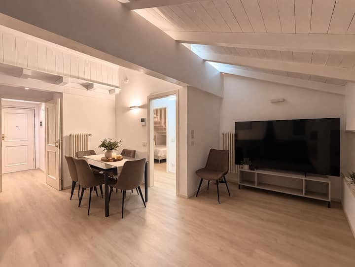 Attico 3 Camere | 2 Bagni | By Goldensuitesitaly - Trento
