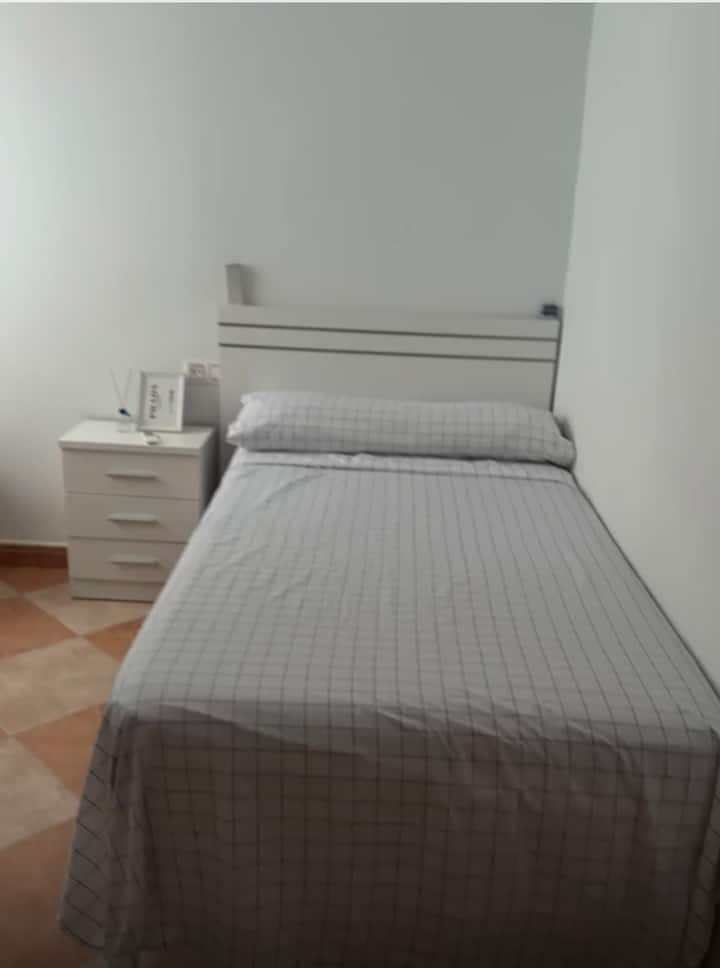 Habitación Cómoda - Huelva