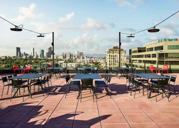 Close To Coors Field + Kitchen. Bar. Playroom. - Denver, CO