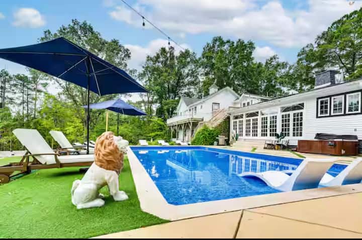 Spacious, Centralized Durham Home W/large Pool. - Chapel Hill, NC